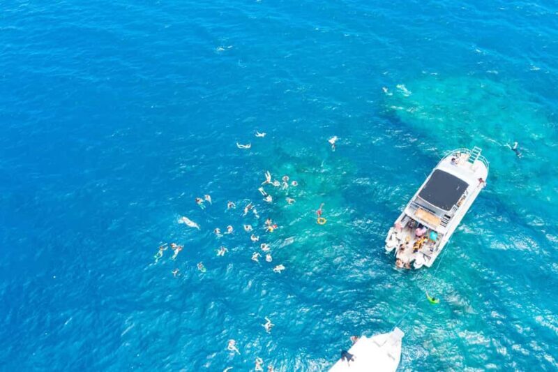 Fiji: Beachcomber Island Day Cruise with Snorkelling - The Complete Experience