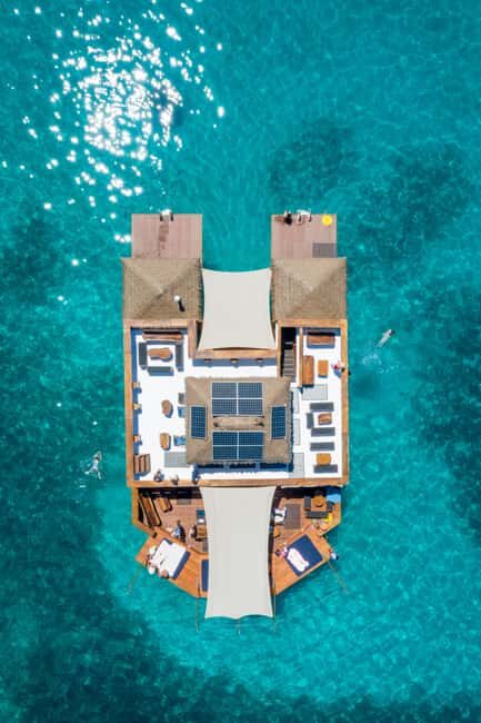 Fiji: Cloud 9 Floating Bar and Pizzeria Day Trip - The Sum Up