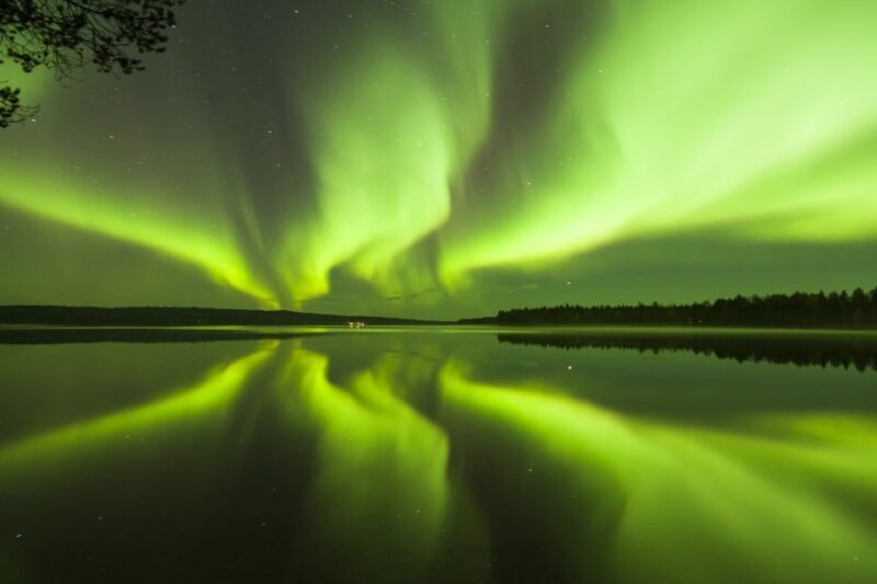 Finnish Laplands: Capture The Auroras in Arctic Nature - A Practical Guide to the Aurora Tour Experience