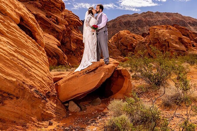 Fire Rock Wedding at Redstone Dune Trails - An Overview of What You Can Expect