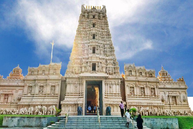 Fireflies Tour Include Seafood Dinner - Visiting the Sri Shakti Temple: A Cultural Jewel