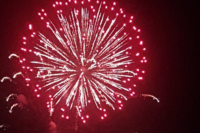 Fireworks Cruise in Destin Harbor aboard the hydrojet - Who Should Consider This Tour