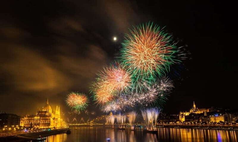 Fireworks Gala Dinner With Bar Piano - An Authentic and Festive Way to Celebrate St. Stephen’s Day in Budapest