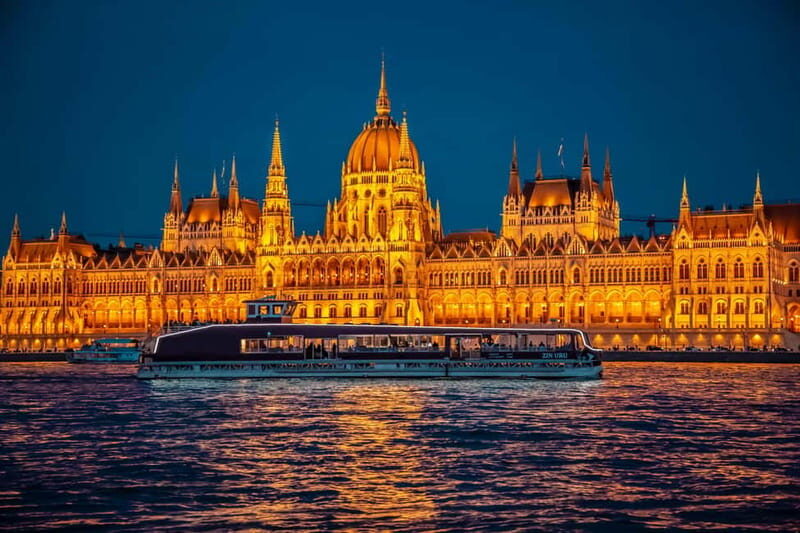 Fireworks Sightseeing Cruise with 1 Drink - The Experience: What You Can Expect