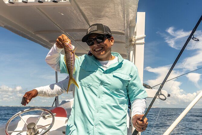 Fishing Adventure in Puerto Morelos with 26-foot Boat - An In-Depth Look at the Fish-Loaded Waters of Puerto Morelos