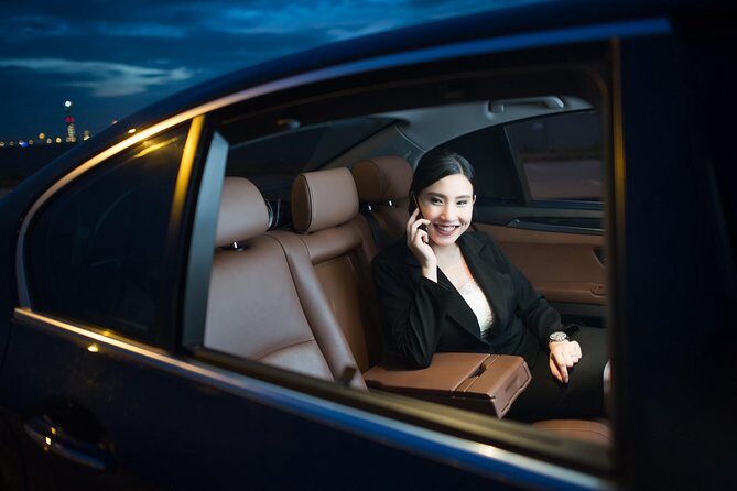 Fixed Price- Black Car service from Toronto Airport OR Niagara Falls - The Itinerary and What to Expect