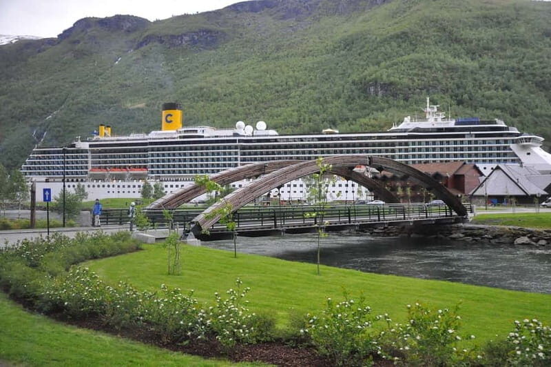 Flåm: Stegastein, Stalheim, and Gudvangen Scenic Coach Tour - What Makes This Tour Valuable?