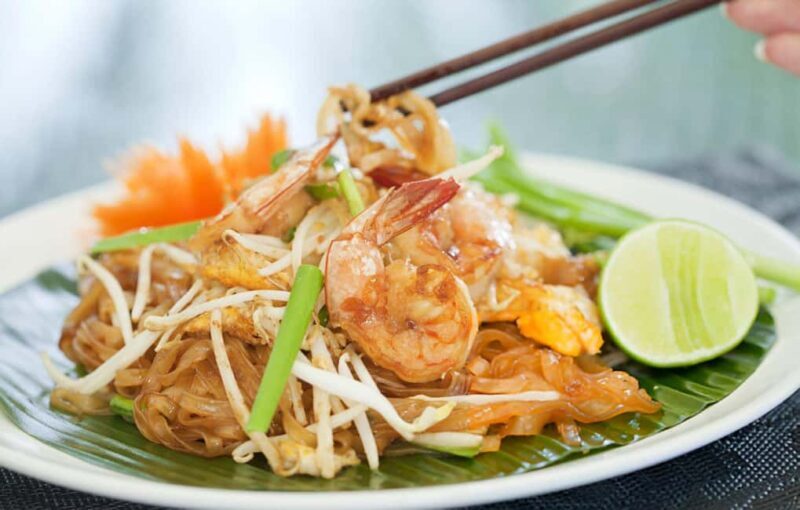 Flavors of Bangkok: Guided Food Tasting Tour with a Local - Key Points