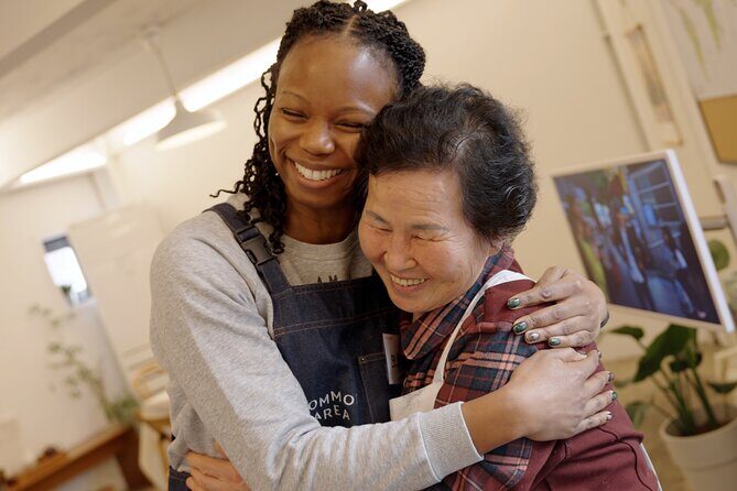 Flavors of Seoul: Grandma's Handmade Noodles to Night Market Tour - An In-Depth Look at the Flavors of Seoul Tour