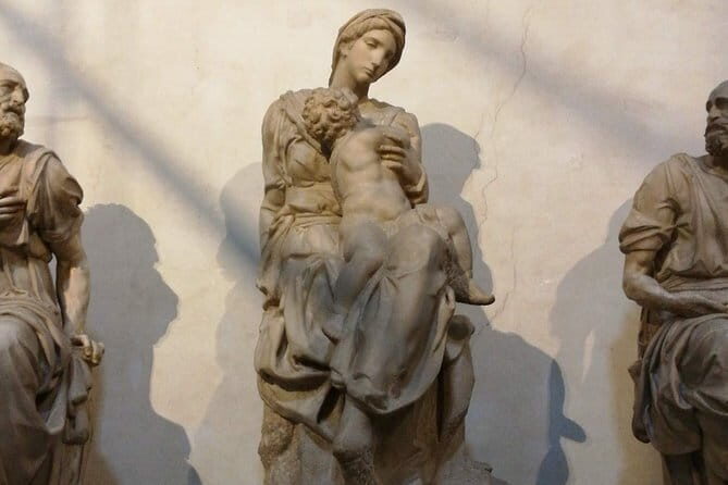 Florence: 1.5 hour Medici Chapels monolingual small-group guided tour - The Sum Up