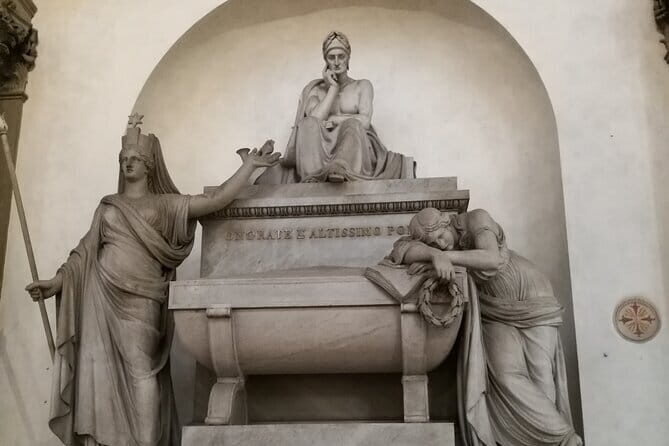 Florence: 1.5-hour Santa Croce guided experience - The Human Side of Santa Croce