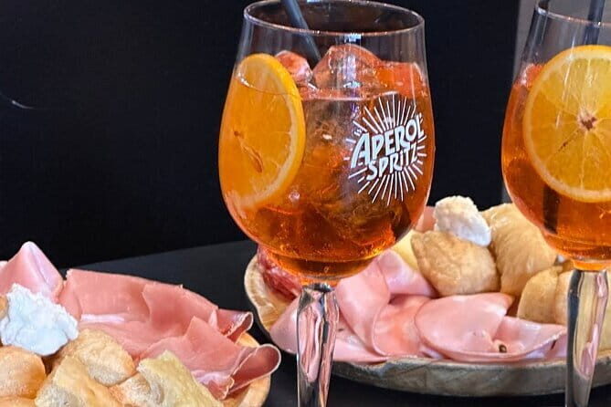 Florence by night with aperitivo - Discovering Florence by Night: An Insider’s Look