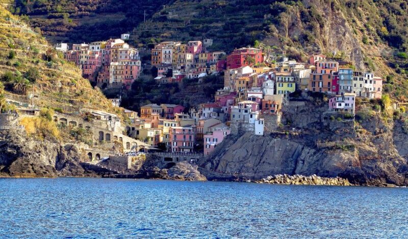 Florence: Cinque Terre Day Trip with Optional Street Food - The Water and Scenic Views