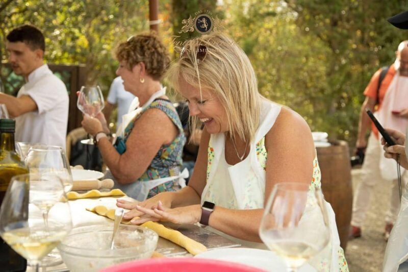 Florence: Cooking Class in San Gimignano with Wine Tasting - Key Points