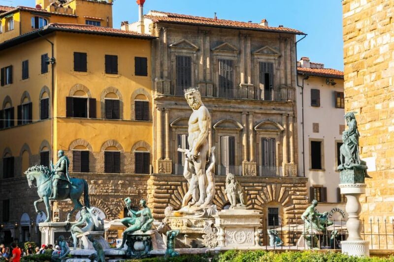 Florence: (French) Walking Tour with a licensed guide - Key Points