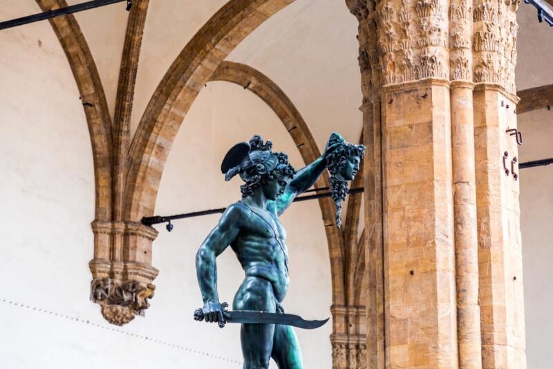 Florence: (French) Walking Tour with a licensed guide - Practical Considerations