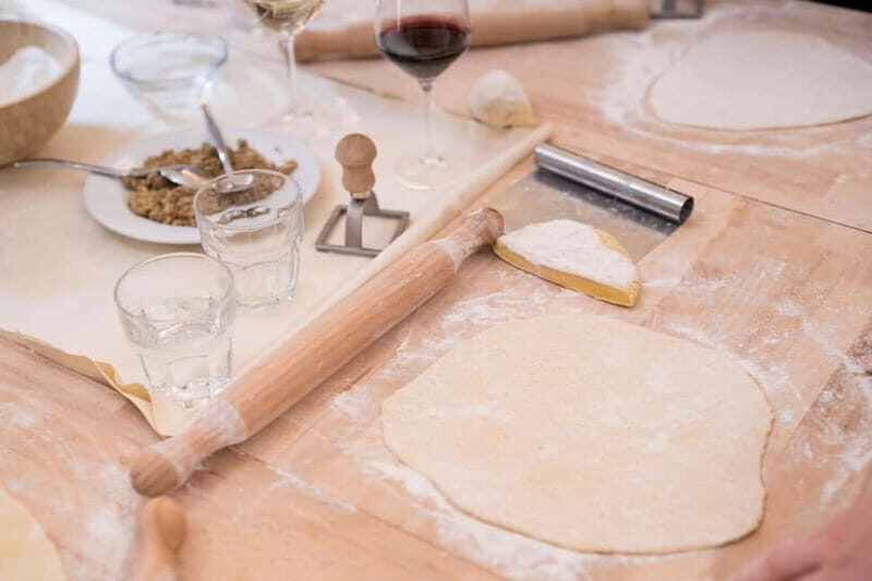 Florence: Handmade Ravioli & Pasta Class with Unlimited Wine - Key Points