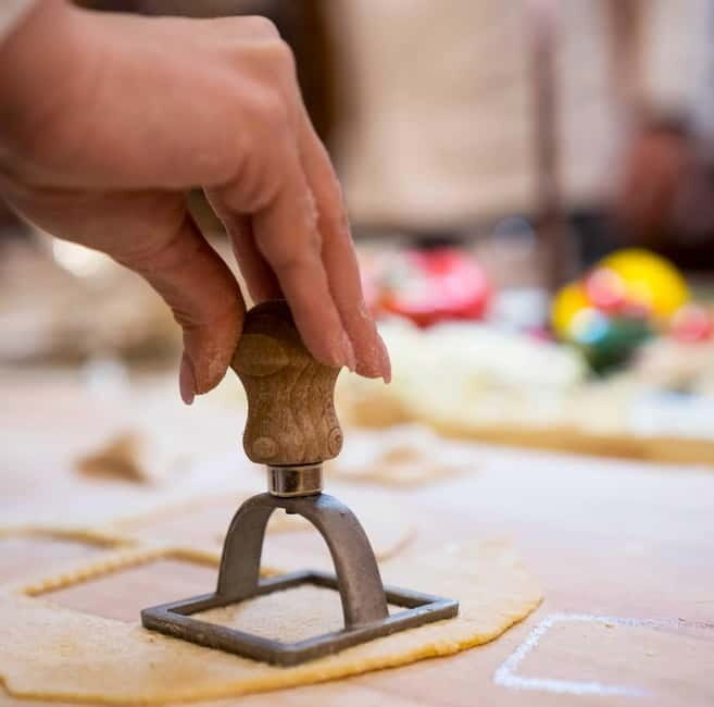 Florence: Handmade Ravioli & Pasta Class with Unlimited Wine - FAQs