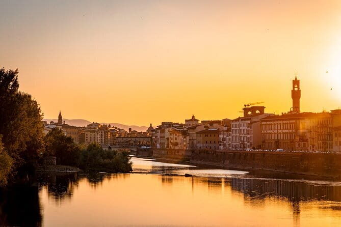 Florence Night Bike Tour with Wine and Aperitivo Picnic included - An Authentic and Practical Tour Experience