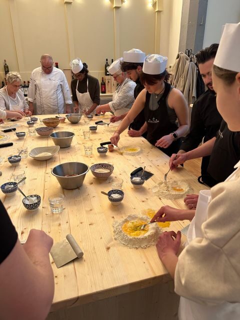 Florence: Pasta Cooking Class with Unlimited Wine - Key Points