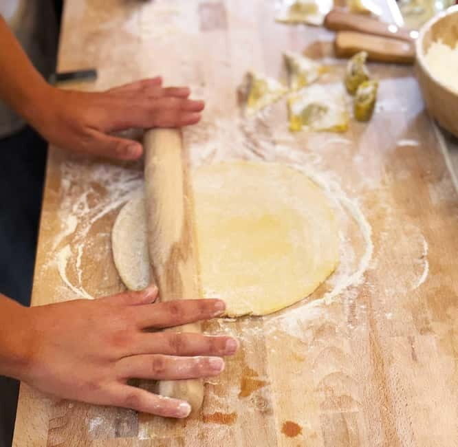 Florence: Pasta Cooking Class with Wine Tasting near Duomo - Key Points