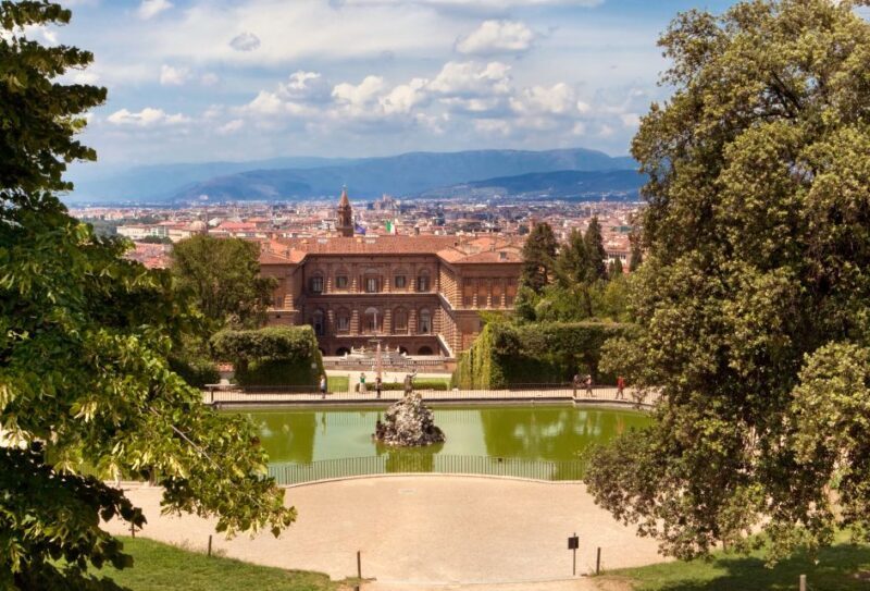 Florence: Pitti Palace Entry Ticket and Guided Walking Tour - Detailed Breakdown of the Itinerary