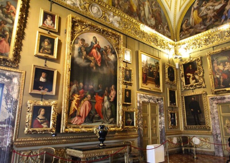 Florence: Pitti Palace Entry Ticket and Guided Walking Tour - Authentic Insights From Travelers