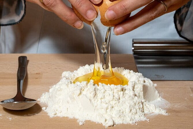 Florence: Ravioli & Pasta Class with Tiramisu and Unlimited Wine - Authenticity and Atmosphere