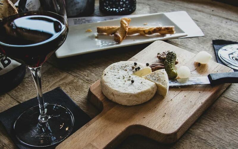 Florence: Tuscan Cheese and Wine Tasting Experience - Key Points