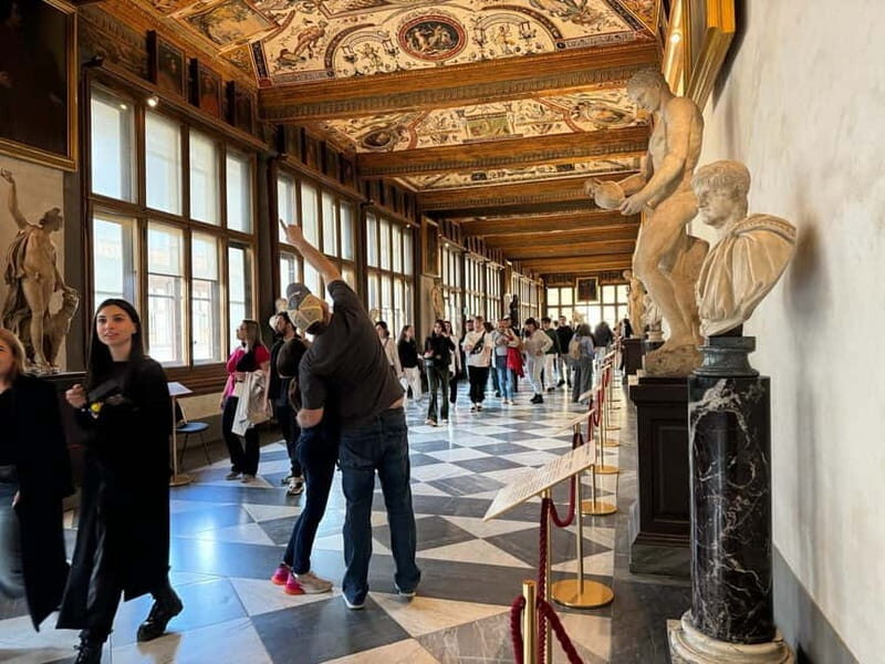 Florence: Uffizi Skip-the-line Ticket+ Audio Guide APP - Using the Audio Guide App