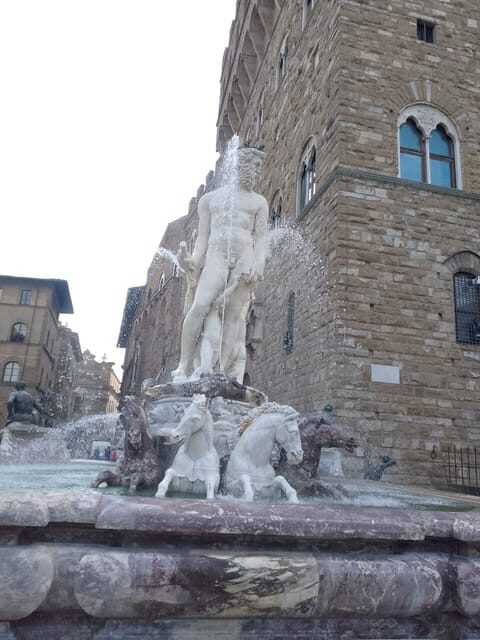 Florence Unveiled: The Rivalry of Leonardo and Michelangelo - Authentic Florence in 3 Hours