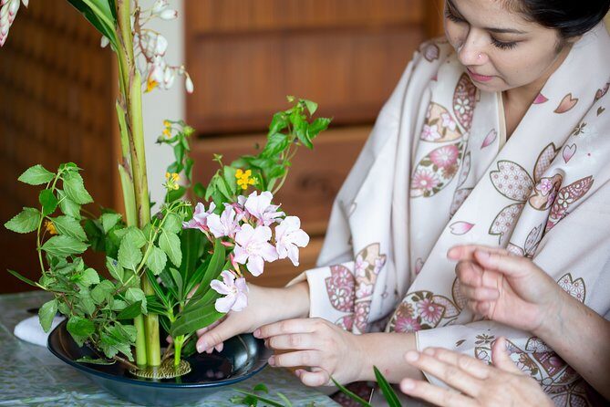 Flower arrangement experience with simple kimono in Okinawa - FAQ