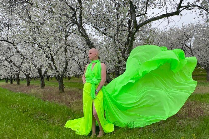 Flying Dress Photo Shoot in Traverse City - Who Is This Tour Best For?