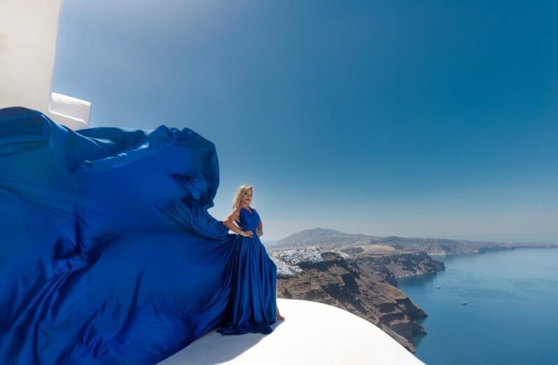 Flying dress Photoshoot in Santorini with Hotel Pickup - Who Should Consider This Experience?
