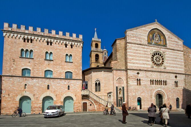 Foligno and the frescoes of Palazzo Trinci, a masterpiece of the Middle Ages  Private Tour - Key Points