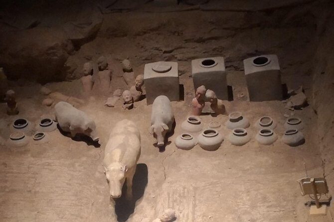 Folk Custom Xi'an Tour to Cave Dwelling Village and Jingdi Tomb - Exploring the Cave Dwellings: A Walk into Traditional Life