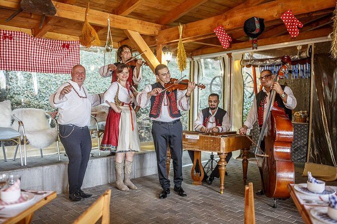 Folklore Dinner with Unlimited Drinks 4course Menu - Authentic Cultural Insights and Authenticity