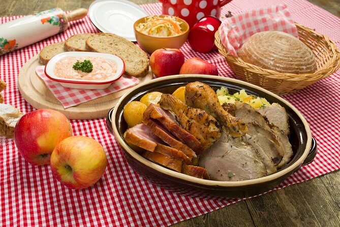 Folklore Dinner with Unlimited Drinks 4course Menu - Who Will Love This Tour?