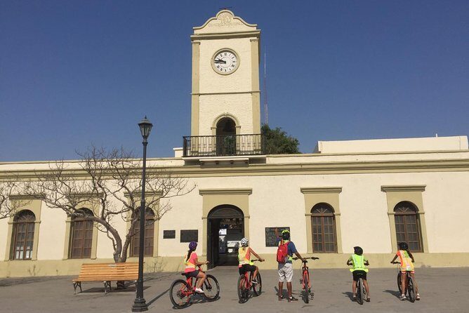 Following the bike lane, discover the main attractions of San José del Cabo - An Overview of the Experience