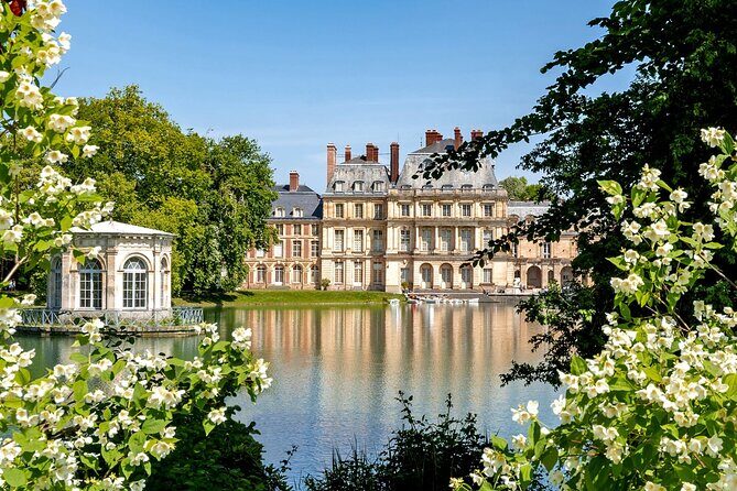 Fontainebleau Castle & Barbizon Half-Day Trip from Paris - Key Points