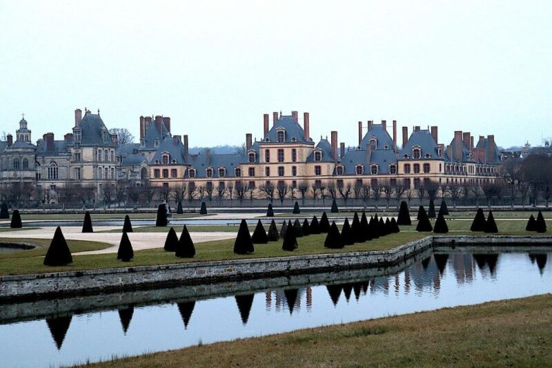 Fontainebleau Castle Private guided tour from Paris - Analyzing the Value and Cost