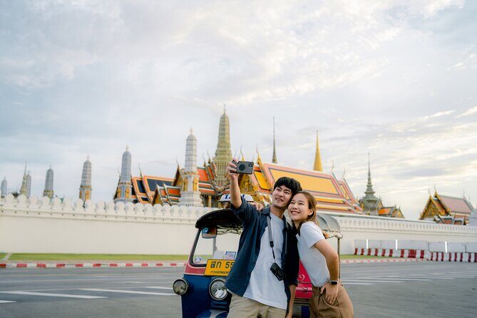 Footsteps of Love: A Romantic Wander through Bangkoks Heart - Authenticity and Value