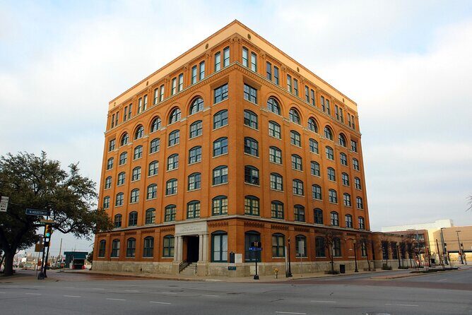 Footsteps Through Dallas: A Journey Through Time & Legacy - The JFK Memorial Plaza and Dealey Plaza: A Sobering Reflection