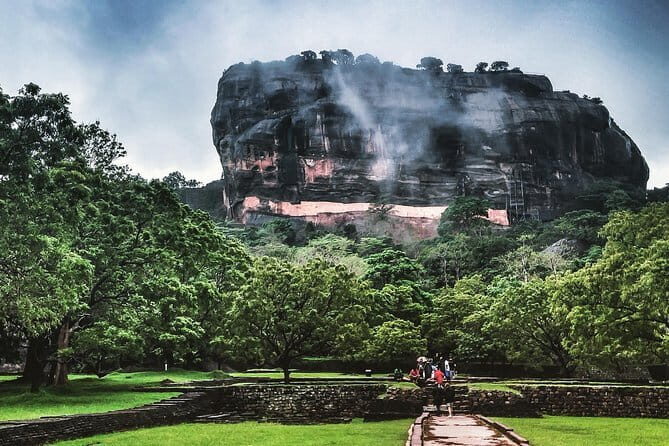 Forest Rock Climbing from Colombo - What Are the Routes Like?