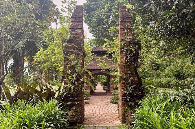 Fort Canning and Singapore River Join In Walking Tour - Who Should Consider This Tour?
