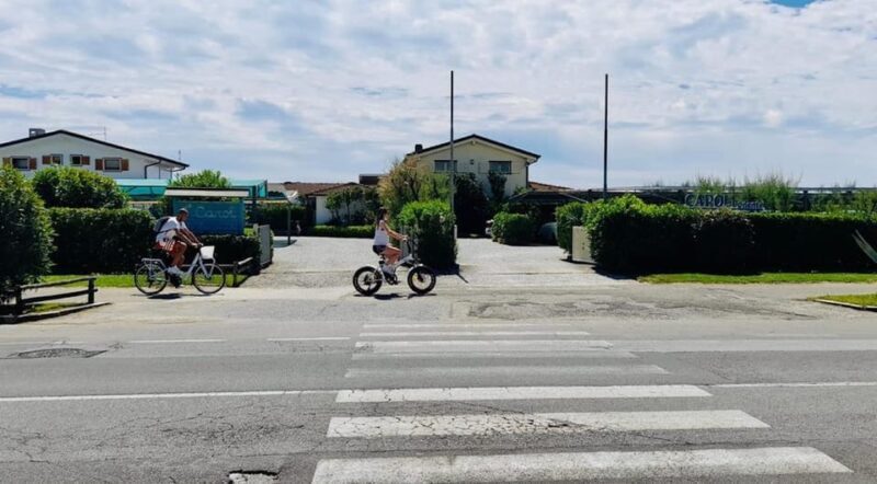 Forte Dei Marmi: Bike tours and hidden gems with a local - Authentic Insights from Reviews