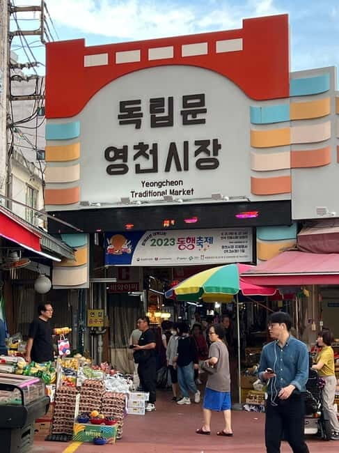 Fortress Night Hike & Snack at a Local Market - Key Points