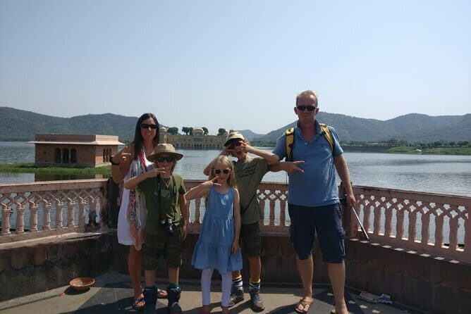 Forts and Palaces Tour of Jaipur (guided full day tour in AC car) - FAQ