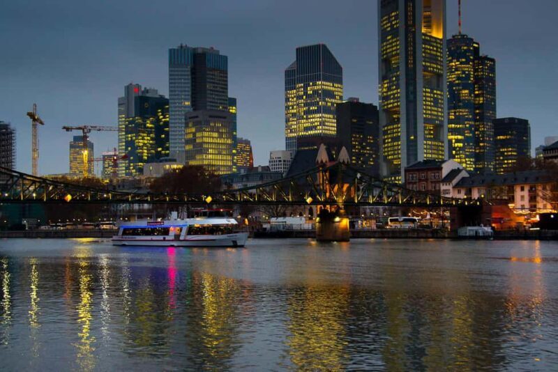 Frankfurt: All-Inclusive Advent Evening Cruise - Who Should Consider This Experience