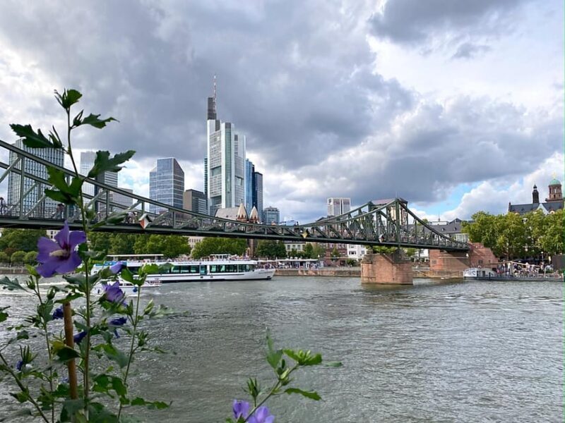 Frankfurt: Discover the heart of Frankfurt - a city tour in German - Key Points